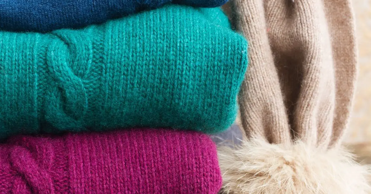 Best Debobbler for Clothes and Furniture in the UK